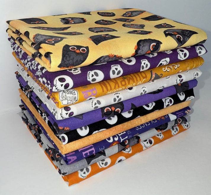Clothworks "Hey Boo!" (Halloween) Half-yard Bundle - 10 Fabrics, 5 Tot ...